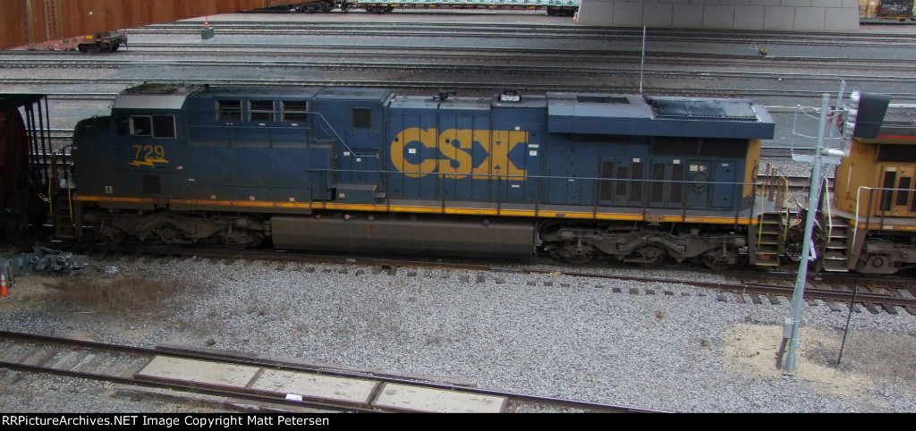 CSX 729